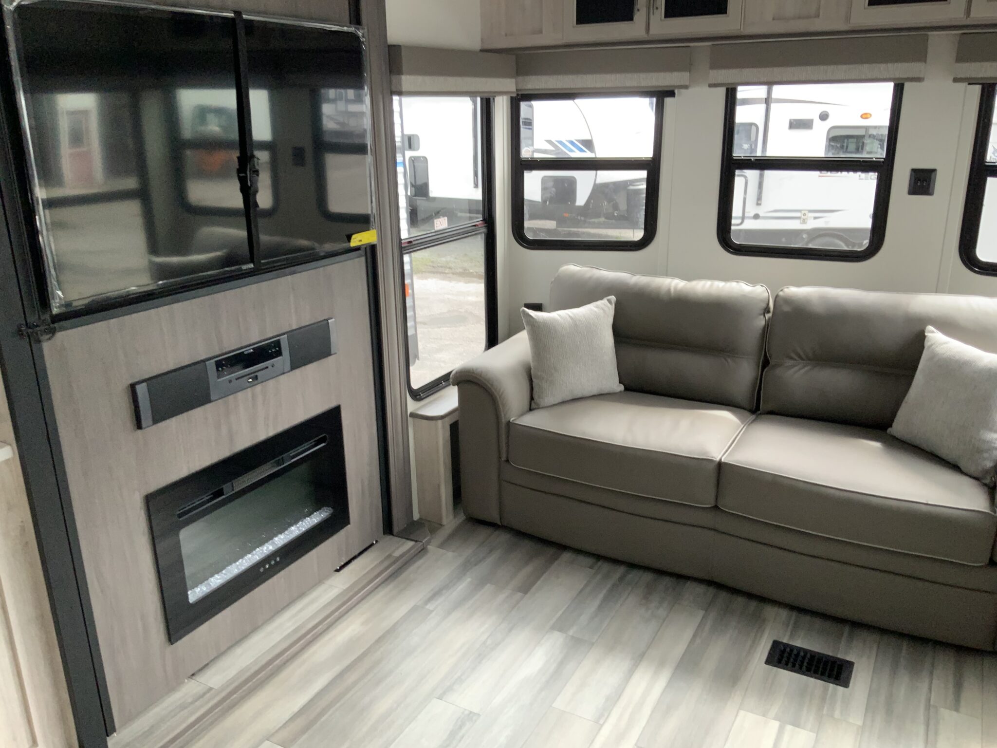 2024 SIERRA 401FLX | Carl Cox RV - RVC Navigator